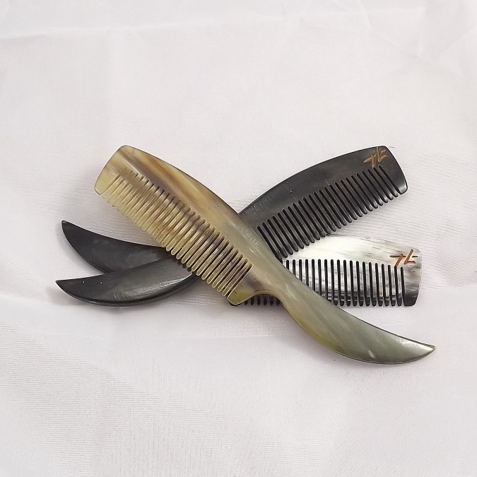 Mustache comb (Horn comb) I Discover the horn combs made in France